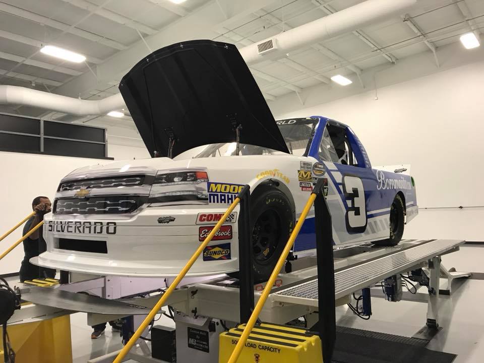 Lucas Oil Speedway dirt track sponsors Jordan Anderson in NASCAR Truck ...