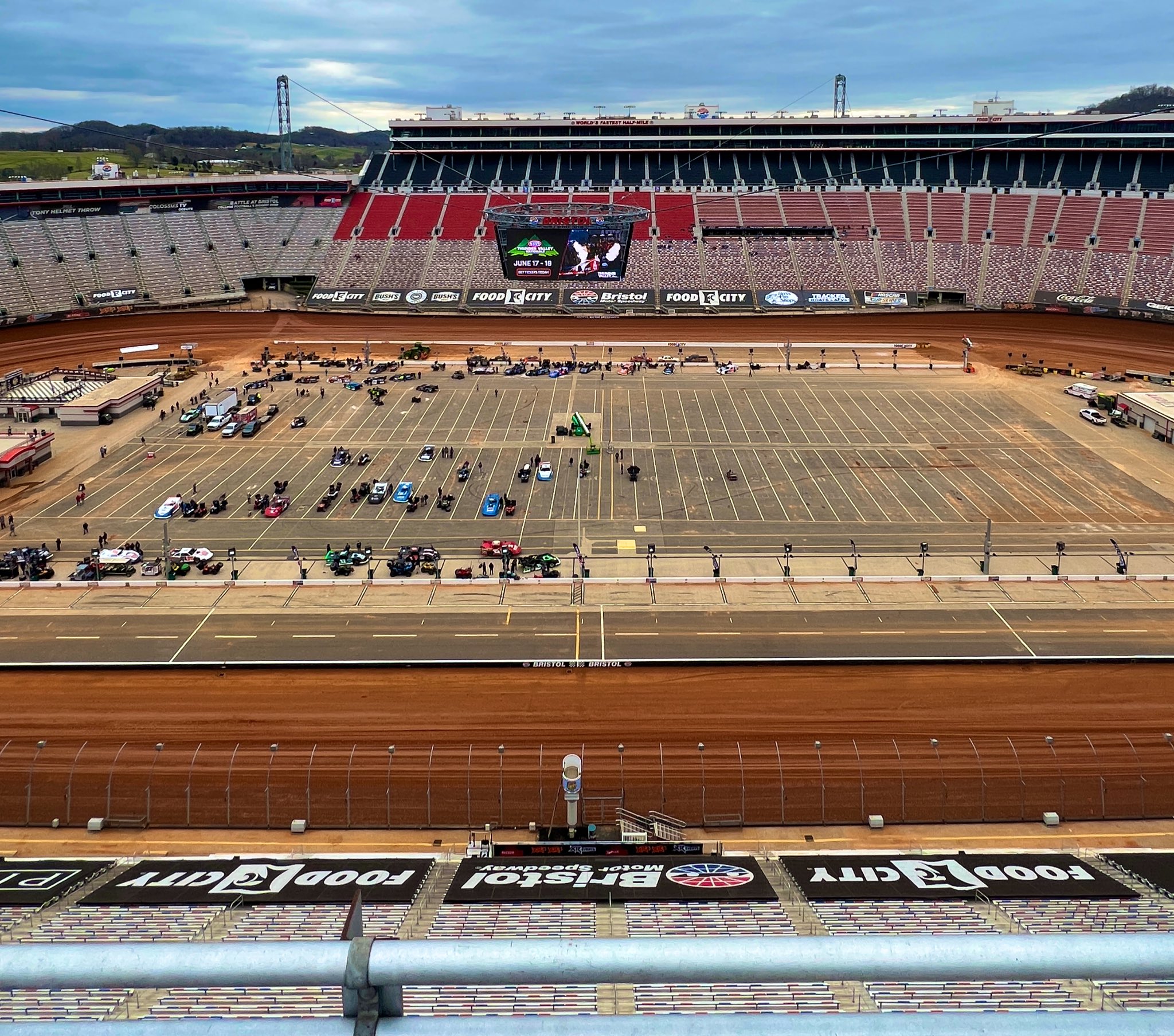Kyle Larson knocks the NASCAR Dirt race at Bristol due to windshields