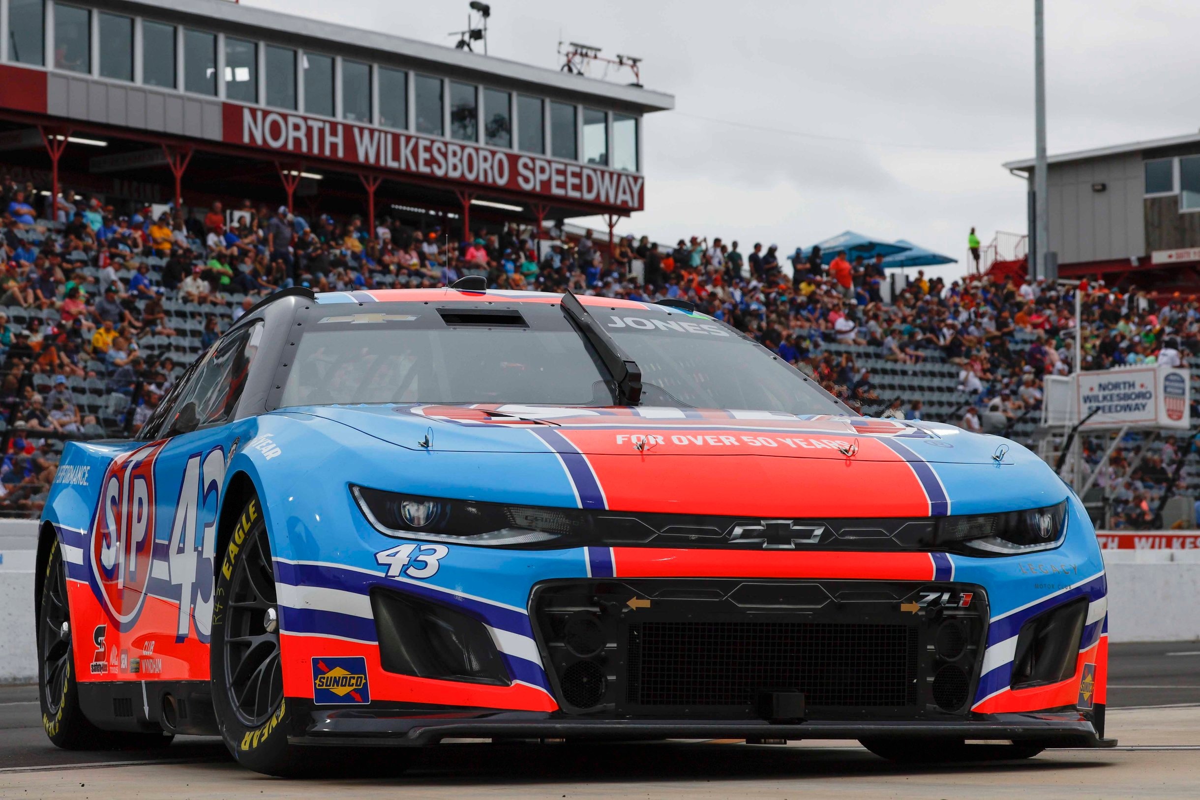 Erik Jones cleared to race but he remains out of car this week - Racing ...