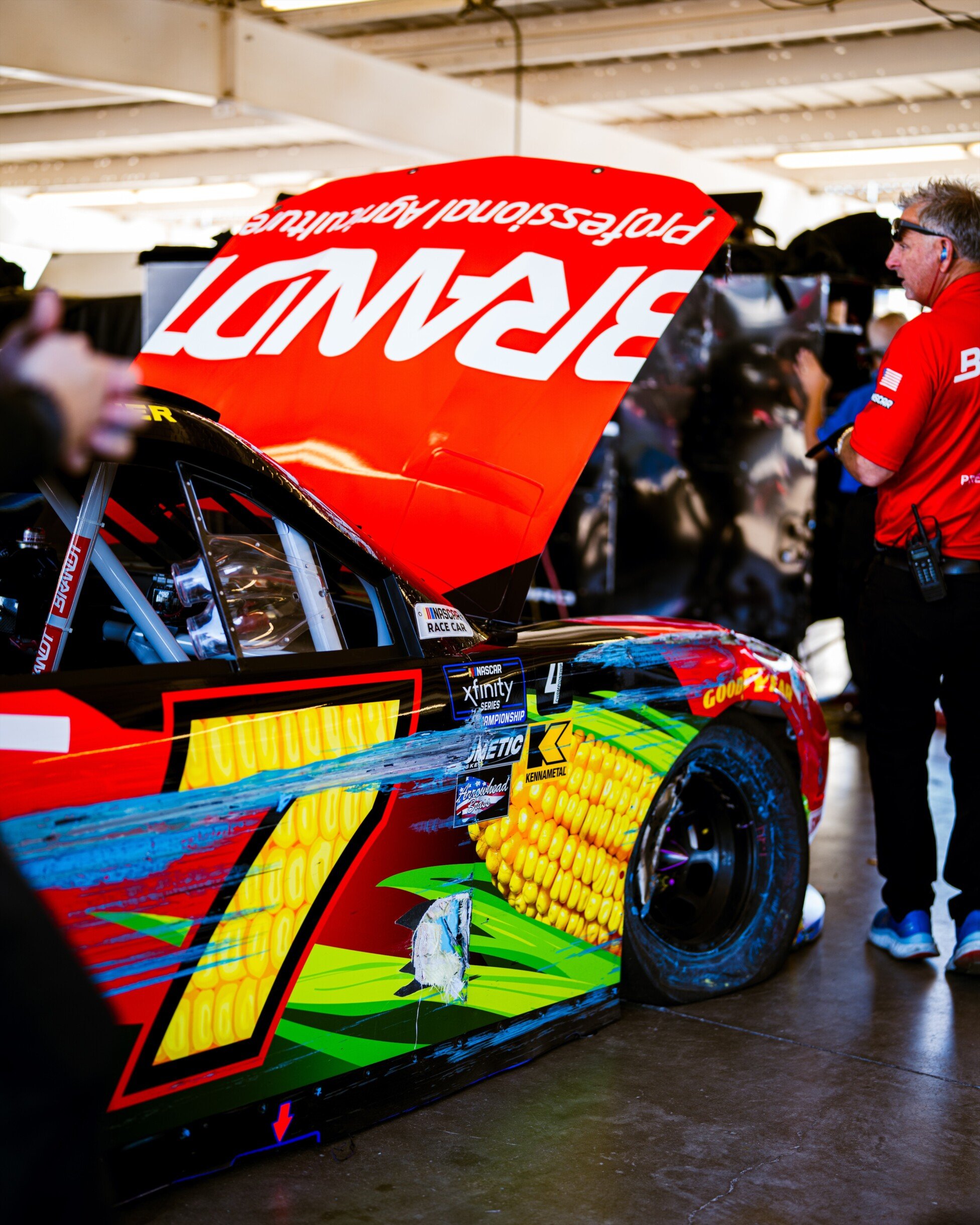 Six car crash in Phoenix practice; Two championship contenders involved ...