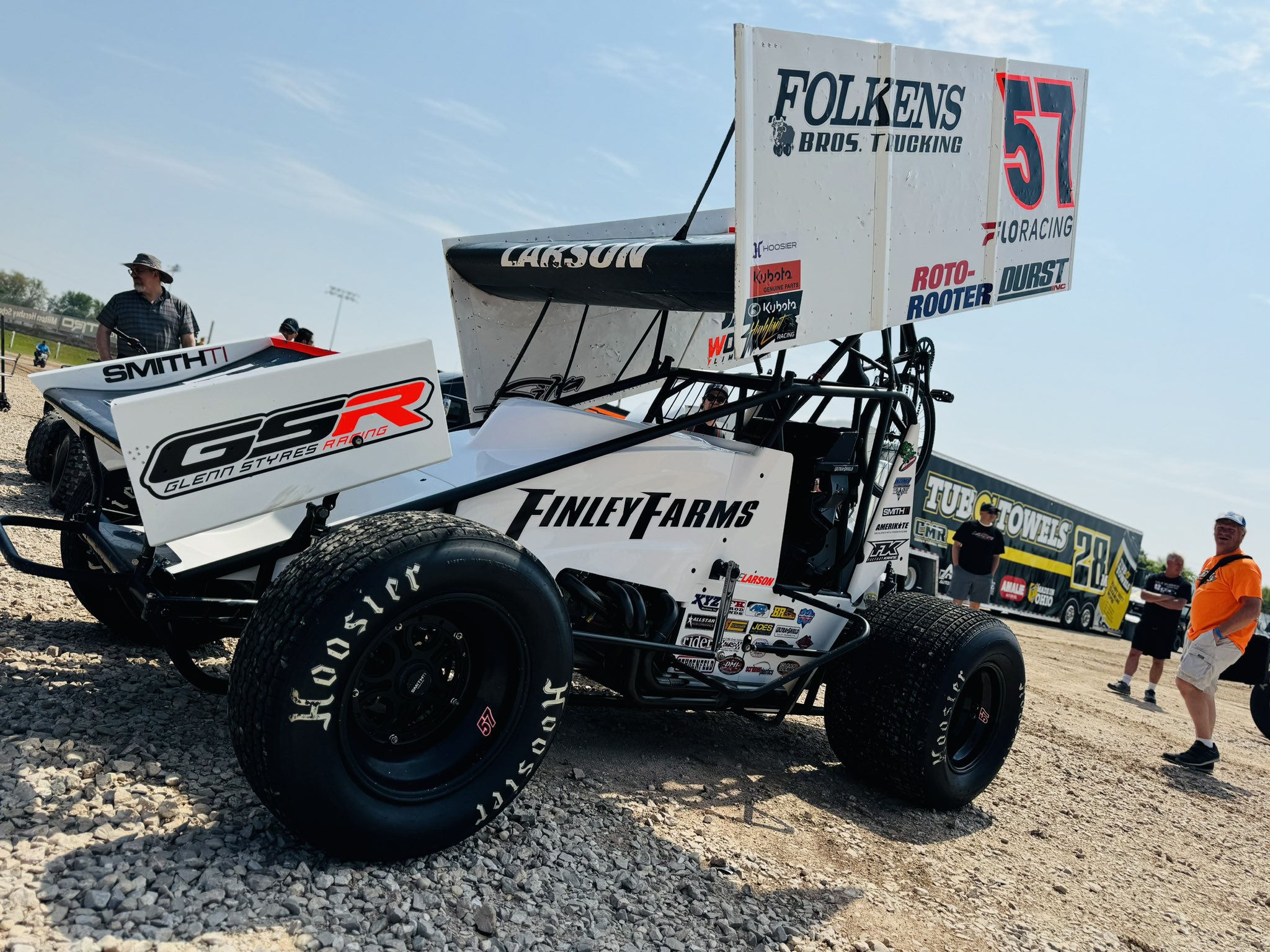 Kyle Larson flips at the Plymouth Dirt Track (Video) - Racing News