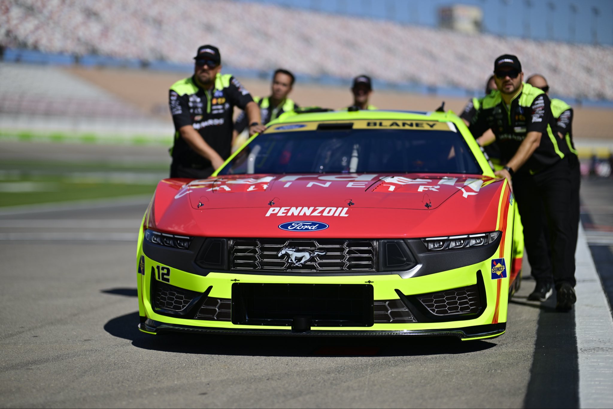 Ryan Blaney crashes in Las Vegas playoff race (Video) - Racing News
